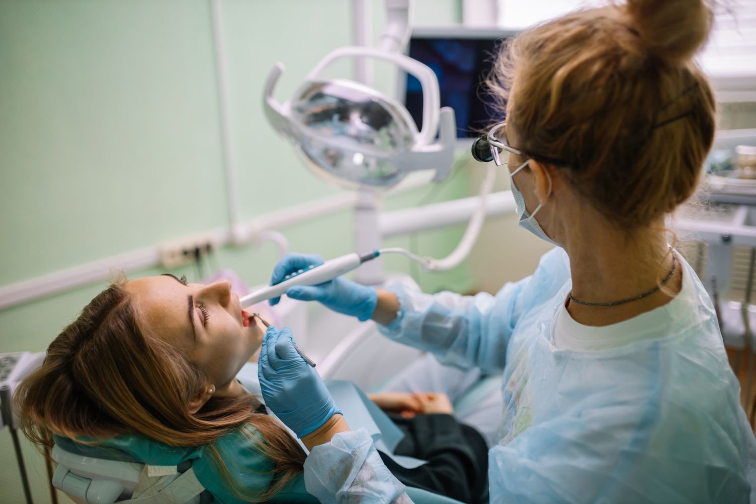 Throbbing Tooth Pain: Causes and Treatment Options - March 2024