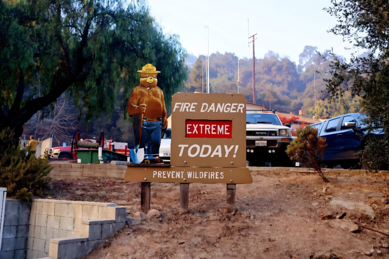 ‘Extremely critical’ risk as winds whip fire-weary Los Angeles ...