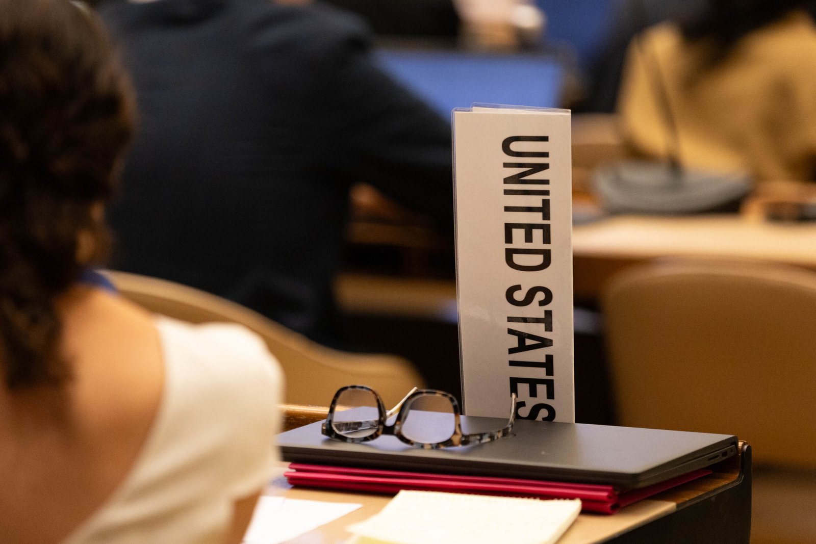 Oil states against production cuts deadlock a plastic treaty - May 2025