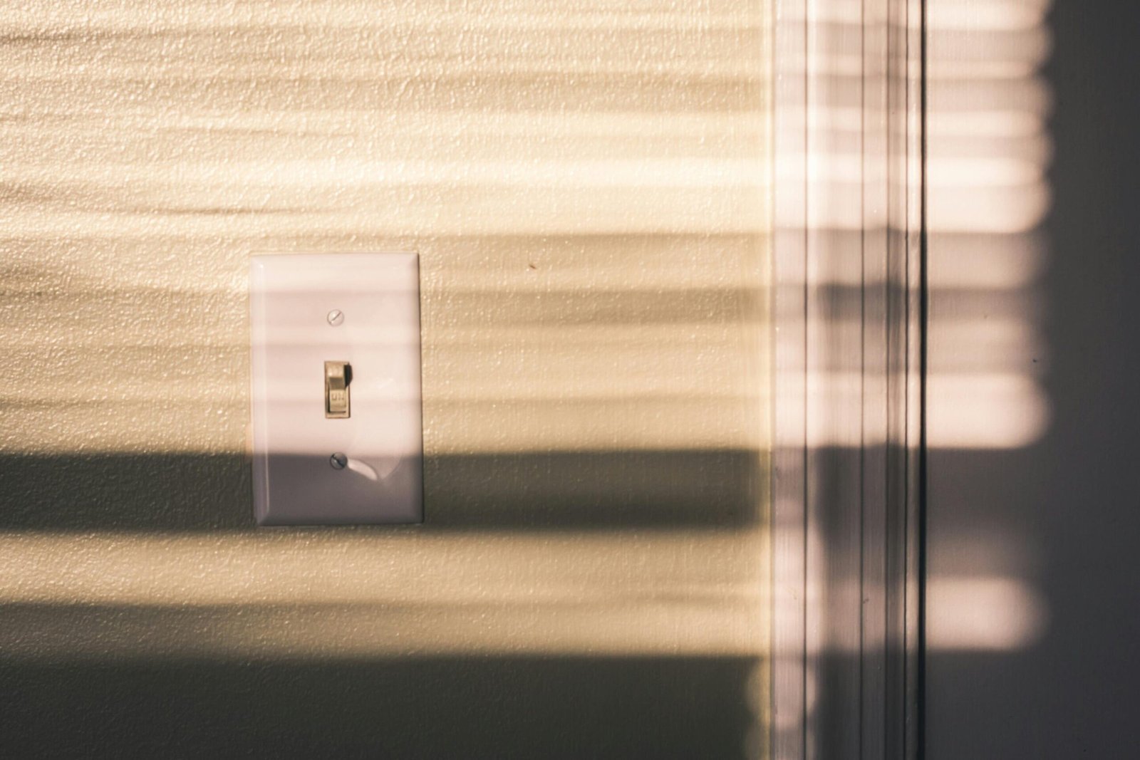 Why some people turn off the lights and others don’t - April 2025